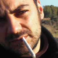 Julián Portillo presenta su poemario "Ligero como una tumba" con una ...