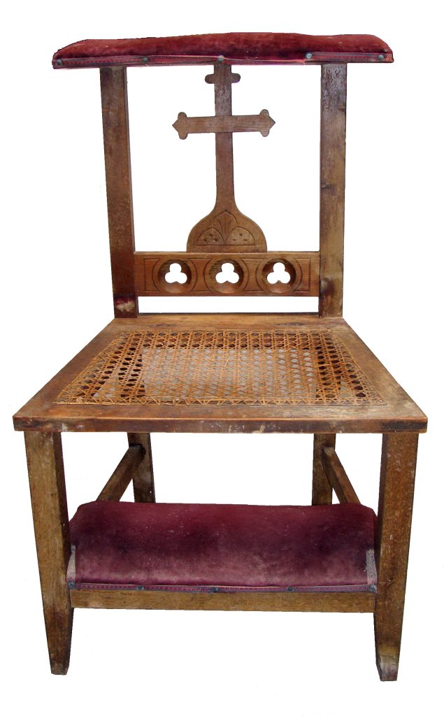 Un reclinatorio Pieza del Mes de abril 2015 - Museo de Olivenza